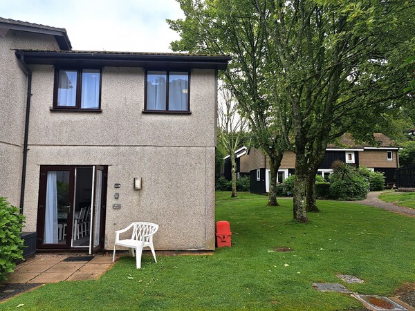 Located Within The Leafy Grounds Of Tolroy Manor, One Mile South Of Hayle. - Camborne