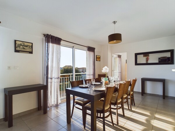 Flat For 8  - Residence With Access To The Sea - Angles