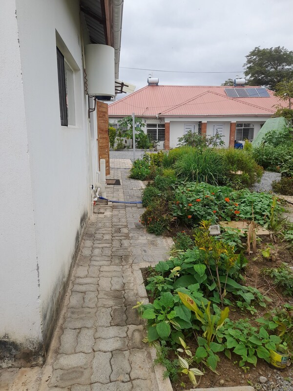 Charming Cottage In Lusaka Located 5 Minutes From Airport With Ac, And Wi-fi. - Lusaka