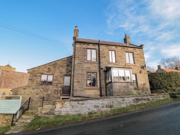 Providence Cottage, Pet Friendly, With Open Fire In Sleights - Goathland