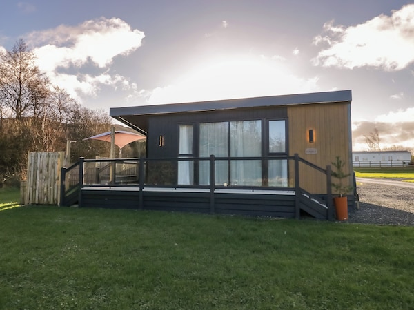 Jude, Romantic, Character Holiday Cottage In Askam-in-furness - Barrow-in-Furness