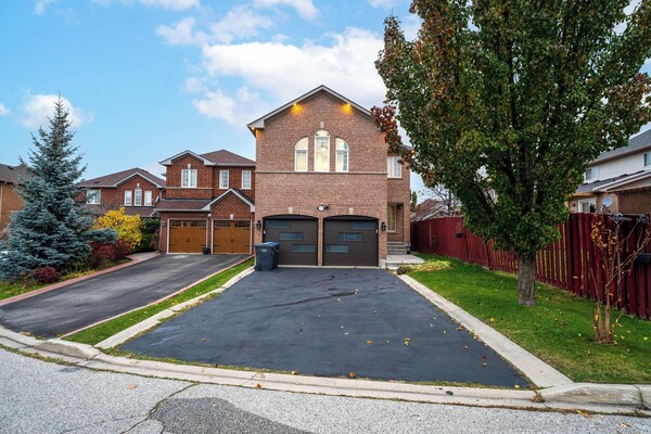 Mystic Mansion In Mississauga W/party Rm Sleeps 10 - Mississauga