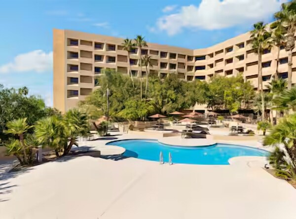 Picturesque Retreat: Serene Views | Romantic Couple Stay | Pool - Tucson, AZ
