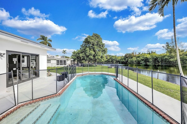 Magical Lakefront Pool Home Close To Beach Hard Rock Guitar Hotel Airport - Miramar