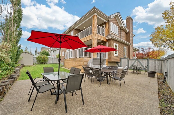 Cove - Huge Estate! King Beds, Games Room & Bbq - Edmonton