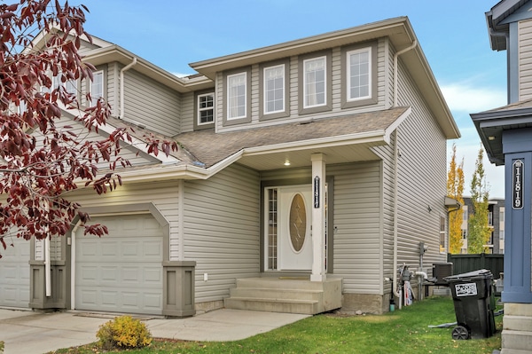 Ruth - 4 Bdrms, Central Ac, Bbq & Fenced Yard - Alberta