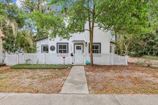 Stylish 2-bedroom House In Beaufort. Walk To Downtown. Fire Pit, Bikes, Grill - Port Royal, SC