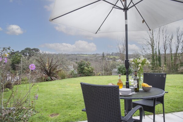Samson Cottage - Pet Friendly Bungalow Set In The Pretty Village Of St Mawgan - Cornwall