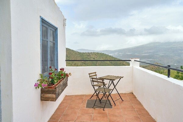 Einzimmerapartment 'Die Rebe' Mit Bergblick, Gemeinschaftspool Und Wi-fi - Costa Tropical