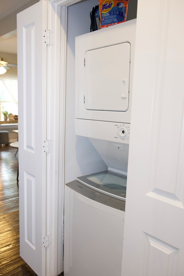 Cozy Historic Home Near Downtown - Fully Stocked - Fort Worth, TX