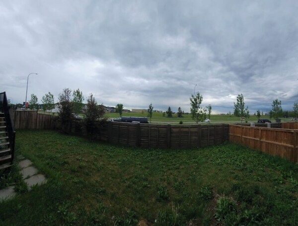 Charming Oasis Tranquil Suite 8 Min Airport, Ac - Calgary