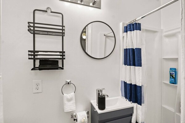 Central Rva Home: 4 Bed, 3 Bath Getaway! - Richmond, VA