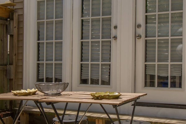 Le Chic Studio With W/d, Ac, Private Patio, And Fast Wifi In Superb Fishtown - Cherry Hill, NJ