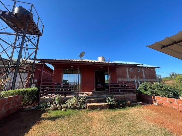 Marvelous 3-bedroom Villa In Mahabaleshwar With Stunning Views - Mahabaleshwar