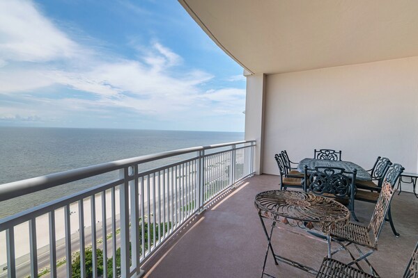 Penthouse Condo In Legacy Tower 1-1403 - Beachview 3 Bedroom 2 Bath Furnished - Biloxi, MS