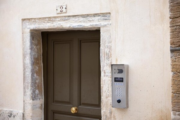 Les Suites By Cave Vauban - Suite Caria - ibis Styles Dijon Central