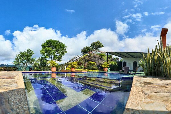 Country House With Swimming Pool, Bbq And Gazebo. Near Salto De Las Monjas. - La Mesa