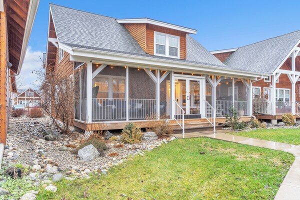 Dover Dreamin  Lake Life Starts Here! 3bd, 3ba Retreat, Steps From The Water - Sandpoint, ID