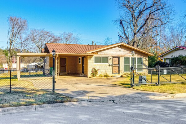 6 Mi To Dtwn: Charming Home In Little Rock - North Little Rock, AR