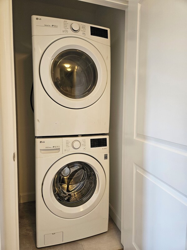 Fabulous 2-bedroom Apartment With Wifi In Kingston West End - 京斯敦