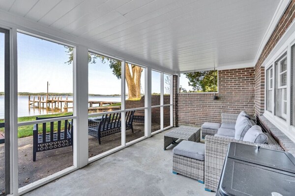 Downs By The River 2 Bedrooms 1 Bathroom - Running Hare Vineyard, Prince Frederick