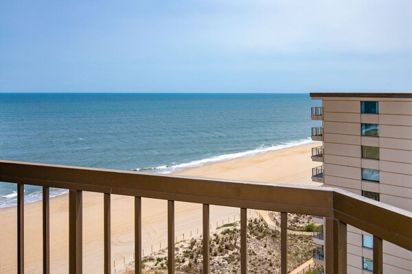 Sunset Suite, Ashore Resort & Beach Club, Scenic Ocean Views, Beachfront Access - Fenwick Island, DE