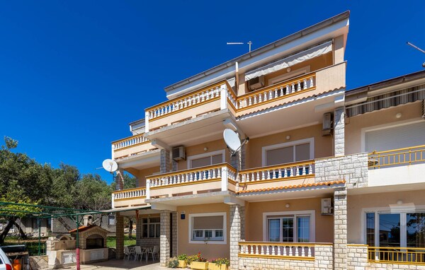 Nice Apartment In Rab With Wifi - Banjol