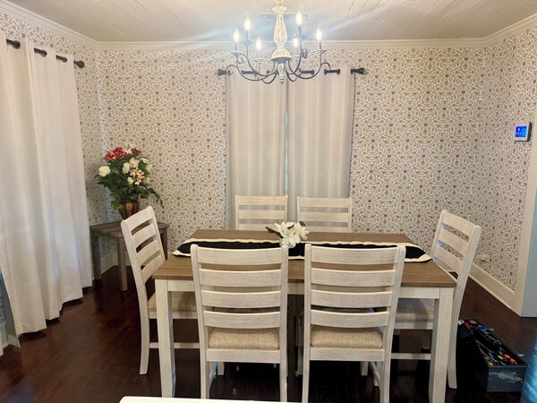 Hgtv's Hometown House -Southern Charm 3- Only 6 Minutes To Downtown Laurel! - Laurel, MS