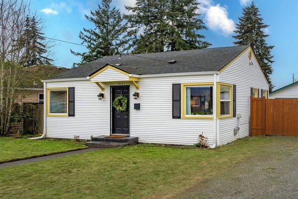 Cozy 2-bedroom House In Charming Tacoma With Wifi - Anderson Island, WA