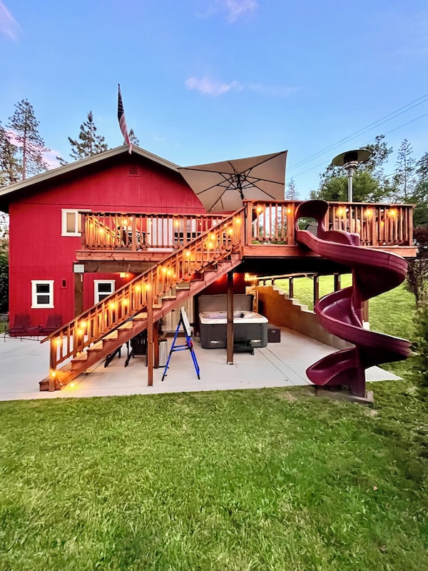 Charming Home W/jacuzzi, Hiking Trails, Games, Near Sandy Beaches In Bass Lake! - North Fork, CA