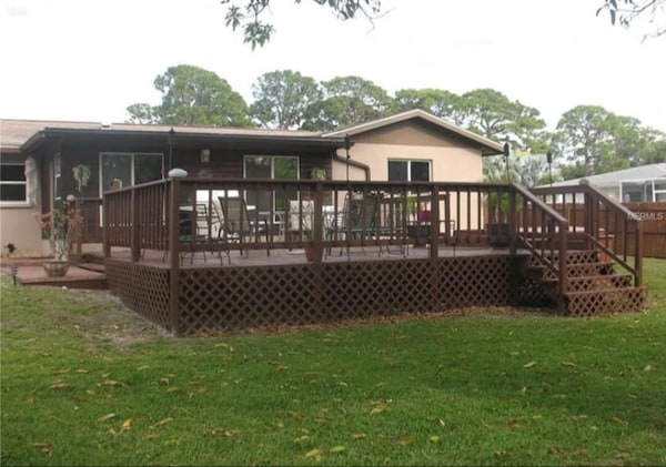 2-bedroom House In One Of The Most Desirable Neighborhoods Close To Siesta Key - Siesta Key, FL