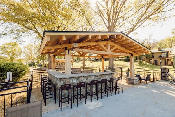 Newly Redesigned 2br Cabin - Townsend, TN