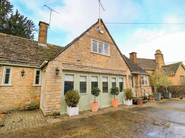 The Elm Coach House, Pet Friendly, With A Garden In Chipping Norton - Kingham