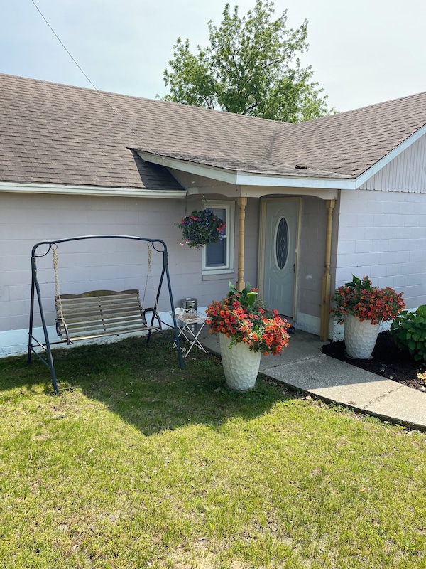 Stay At Glorias Getaway, A Tranquil Pastoral Setting Minutes From Everything! - Tippecanoe River State Park, Winamac
