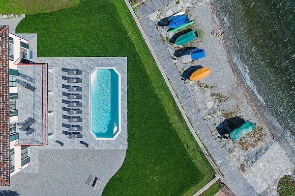 Villa Ippolita: An Elegant And Welcoming Two-story Villa Located Right On The Como Lake, With Free Wi-fi. - Colico