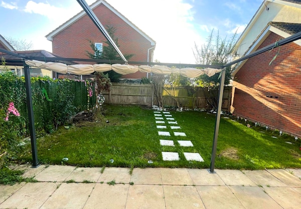 Bright & Spacious 3bedroom/1bathroom With W/c Pet-friendly House With Garden - Hayes