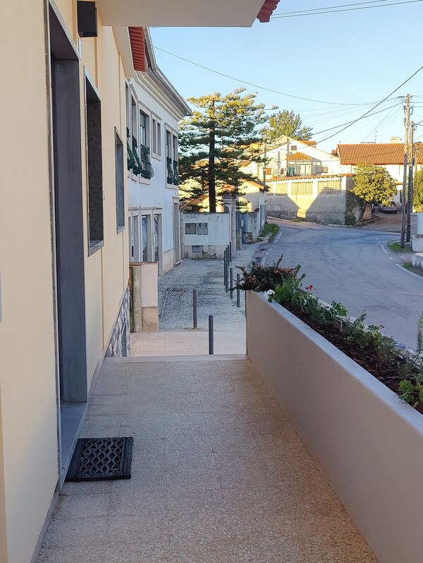 A Sunny House With A Large Terrace And Sea Views! - Rio Maior