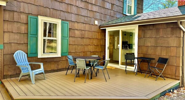 Nestled Among Towering Evergreen Trees, This Charming Home Offers A Tranquil Retreat - Oneonta, NY