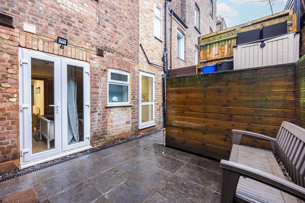 This Apartment Is A 3 Bedroom(s), 1.5 Bathrooms, Located In Greater London, England. - Kingston upon Thames