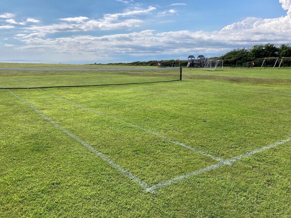Bayview Self-catering Coastal Bungalow In Rural West Wight - Lymington