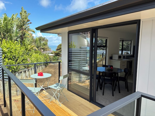 Newly Built Self-contained Auxiliary Unit In Awesome Thornton Bay - Thames