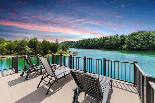 Knasgowa - Direct Lake Front House Retreat - White Pine, TN