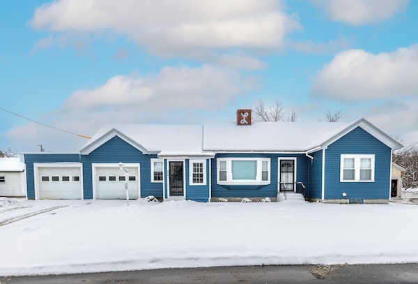 Charming, Renovated Home Near Littleton's Award-winning Main Street. - Littleton, NH