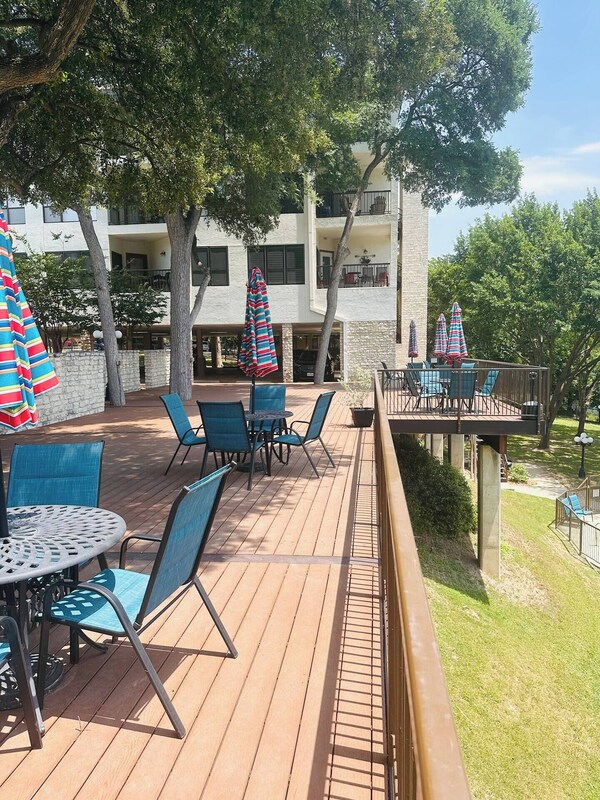 Comal River Dreaming!! Condo On The Beautiful Comal River In New Braunfels, Tx. - New Braunfels, TX