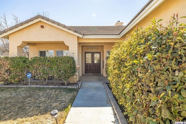 Spacious 4-bedroom House With Wifi, Fitness Room In Charming Lancaster. - Lancaster, CA
