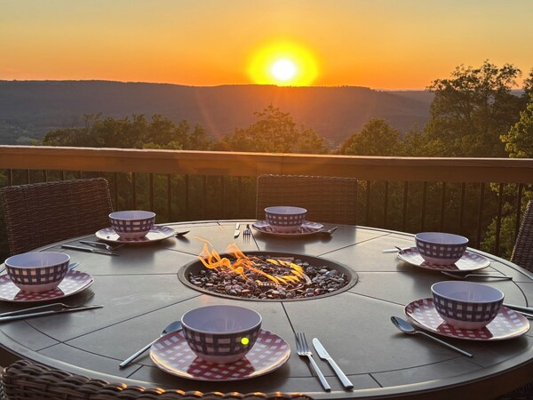 Modern A-frame Cabin - Brand New Construction - Stunning Sunset & Mountain Views - Cloudland Canyon State Park, Rising Fawn