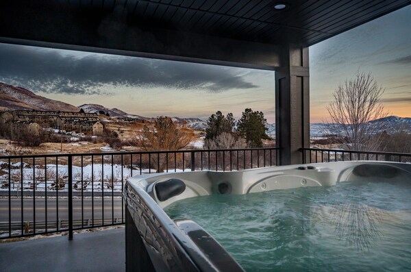 Eden Empire | Foosball | Hot Tub | 3 Living Areas - Eden, UT