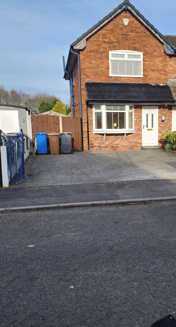 Temade Homes - 2 Bed Graceful Holiday Home - Bolton