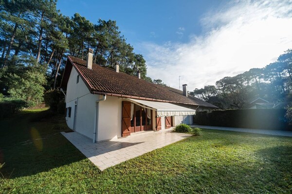 Hossegor. Villa La Fleur Des Pins For 10 People With Garden. Free Wifi. - Soorts-Hossegor