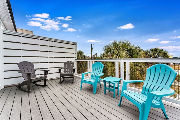 Ocean-view 2 Bed 1 Bath Near Island Center On Beautiful Saint George Island - St. George Island, FL